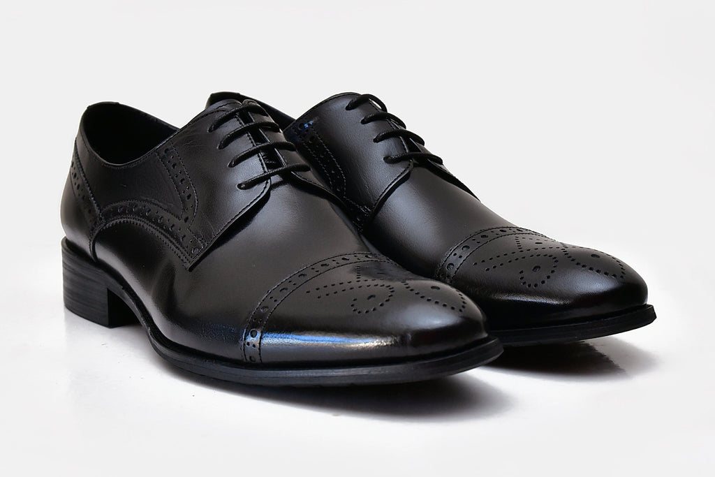YURINA | Black full brogue oxfords – FOREMEN